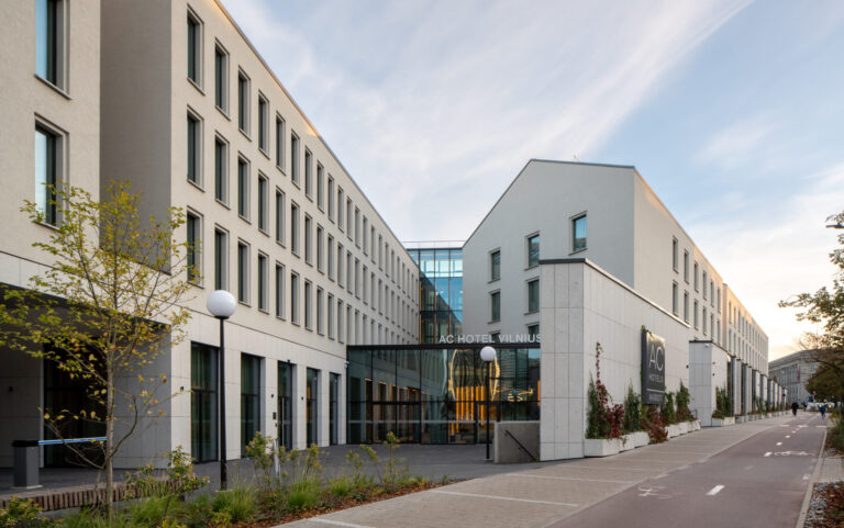 Pagrindinis - Naresta